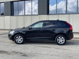 Black Volvo XC60 2015 in Riga, with an engine capacity of 2.00 L and mileage of 277 thousand km for 12590 €, photo 14 on AUTOMOTO.COM.LV