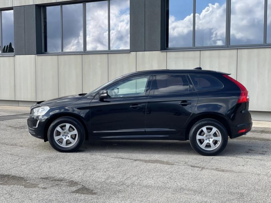 Black Volvo XC60 2015 in Riga, with an engine capacity of 2.00 L and mileage of 277 thousand km for 12590 €, photo 14 on AUTOMOTO.COM.LV