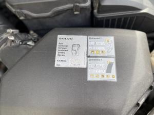 Black Volvo XC60 2015 in Riga, with an engine capacity of 2.00 L and mileage of 277 thousand km for 12590 €, photo 16 on AUTOMOTO.COM.LV