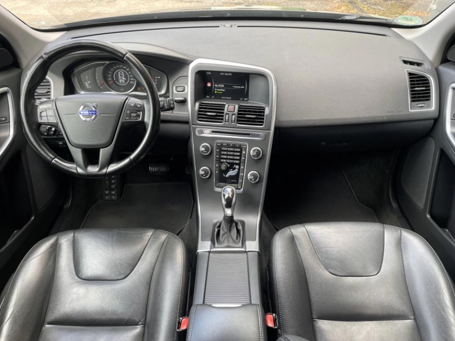 Black Volvo XC60 2015 in Riga, with an engine capacity of 2.00 L and mileage of 277 thousand km for 12590 €, photo 18 on AUTOMOTO.COM.LV