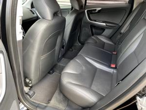 Black Volvo XC60 2015 in Riga, with an engine capacity of 2.00 L and mileage of 277 thousand km for 12590 €, photo 22 on AUTOMOTO.COM.LV