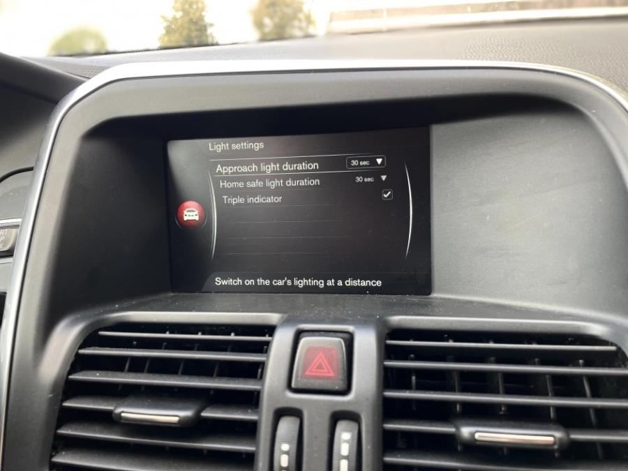 Black Volvo XC60 2015 in Riga, with an engine capacity of 2.00 L and mileage of 277 thousand km for 12590 €, photo 28 on AUTOMOTO.COM.LV