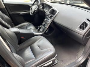 Black Volvo XC60 2015 in Riga, with an engine capacity of 2.00 L and mileage of 277 thousand km for 12590 €, photo 32 on AUTOMOTO.COM.LV