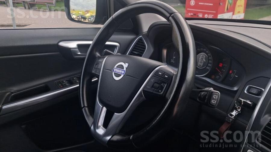 Melns Volvo XC60 2015 Rīga, ar dzinēja tilpumu 2.00 L un nobraukumu 307 tūkst. km par 9850 €, foto 16 vietnē AUTOMOTO.COM.LV
