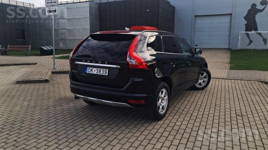 Melns Volvo XC60 2015 Rīga, ar dzinēja tilpumu 2.00 L un nobraukumu 307 tūkst. km par 9850 €, foto 22 vietnē AUTOMOTO.COM.LV