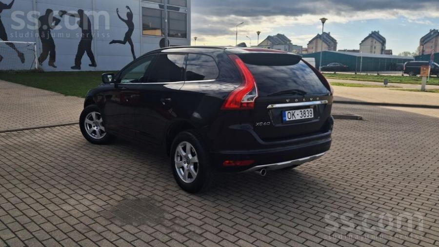 Melns Volvo XC60 2015 Rīga, ar dzinēja tilpumu 2.00 L un nobraukumu 307 tūkst. km par 9850 €, foto 23 vietnē AUTOMOTO.COM.LV