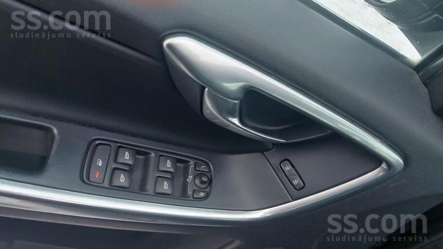 Melns Volvo XC60 2015 Rīga, ar dzinēja tilpumu 2.00 L un nobraukumu 307 tūkst. km par 9850 €, foto 24 vietnē AUTOMOTO.COM.LV