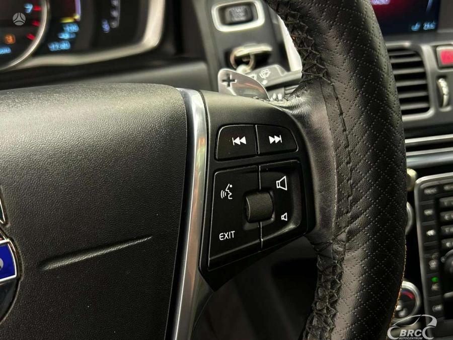 Melns Volvo XC60 2015 Viļņa, ar dzinēja tilpumu 2.95 L un nobraukumu 118 tūkst. km par 12400 €, foto 12 vietnē AUTOMOTO.COM.LV
