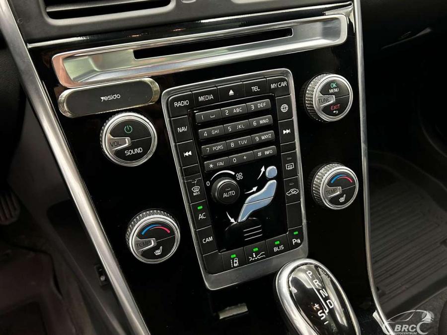 Melns Volvo XC60 2015 Viļņa, ar dzinēja tilpumu 2.95 L un nobraukumu 118 tūkst. km par 12400 €, foto 18 vietnē AUTOMOTO.COM.LV