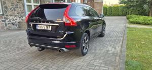 Black Volvo XC60 2015 in Marijampole, with an engine capacity of 2.40 L and mileage of 302 thousand km for 13300 €, photo 4 on AUTOMOTO.COM.LV