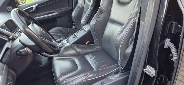 Black Volvo XC60 2015 in Marijampole, with an engine capacity of 2.40 L and mileage of 302 thousand km for 13300 €, photo 8 on AUTOMOTO.COM.LV