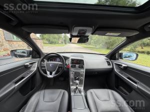 Melns Volvo XC60 2015 Rēzekne, ar dzinēja tilpumu 2.40 L un nobraukumu 247 tūkst. km par 14490 €, foto 10 vietnē AUTOMOTO.COM.LV