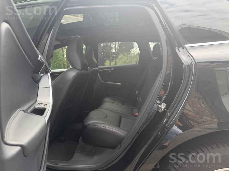 Melns Volvo XC60 2015 Rēzekne, ar dzinēja tilpumu 2.40 L un nobraukumu 247 tūkst. km par 14490 €, foto 11 vietnē AUTOMOTO.COM.LV