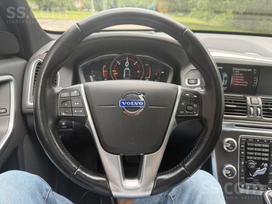 Melns Volvo XC60 2015 Rēzekne, ar dzinēja tilpumu 2.40 L un nobraukumu 247 tūkst. km par 14490 €, foto 14 vietnē AUTOMOTO.COM.LV
