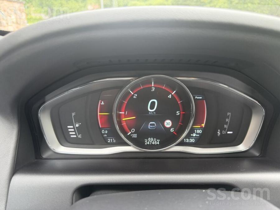 Melns Volvo XC60 2015 Rēzekne, ar dzinēja tilpumu 2.40 L un nobraukumu 247 tūkst. km par 14490 €, foto 16 vietnē AUTOMOTO.COM.LV