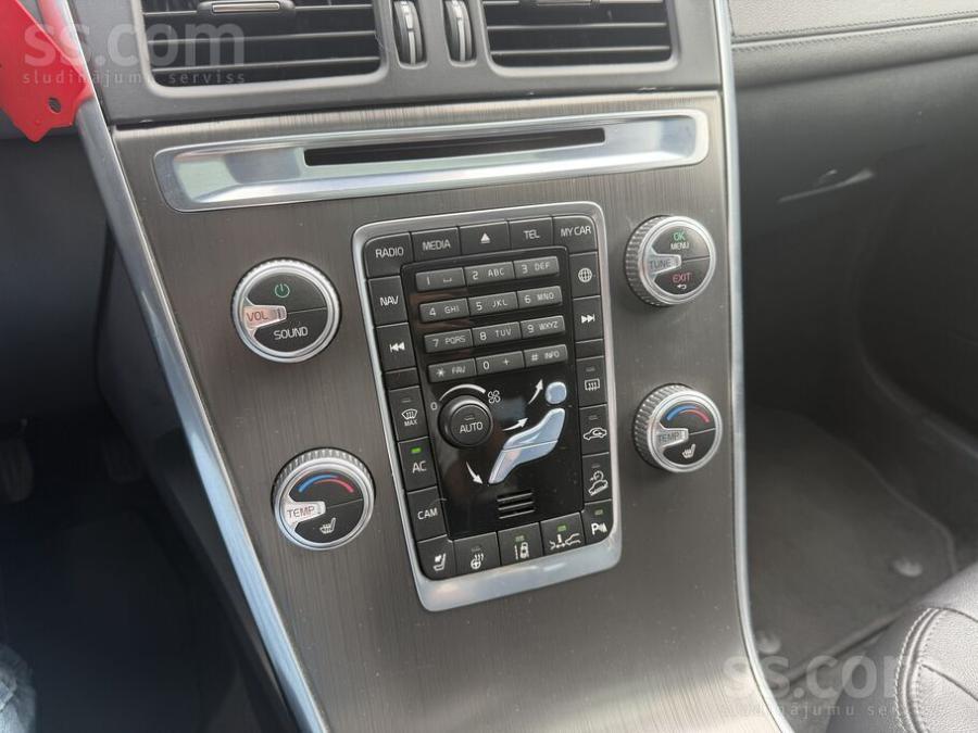 Melns Volvo XC60 2015 Rēzekne, ar dzinēja tilpumu 2.40 L un nobraukumu 247 tūkst. km par 14490 €, foto 17 vietnē AUTOMOTO.COM.LV