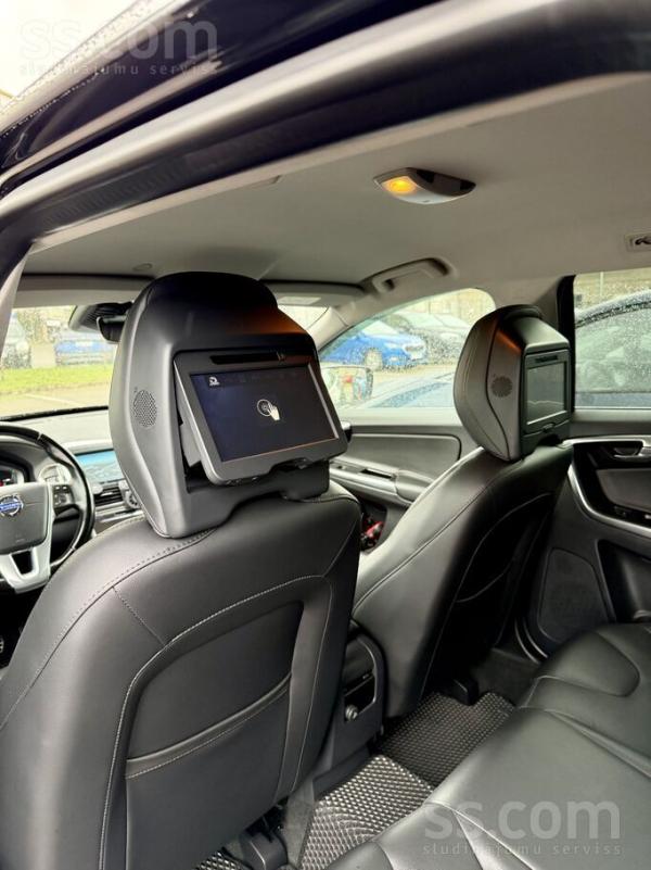 Melns Volvo XC60 2015 Rīga, ar dzinēja tilpumu 2.40 L un nobraukumu 243 tūkst. km par 14500 €, foto 9 vietnē AUTOMOTO.COM.LV
