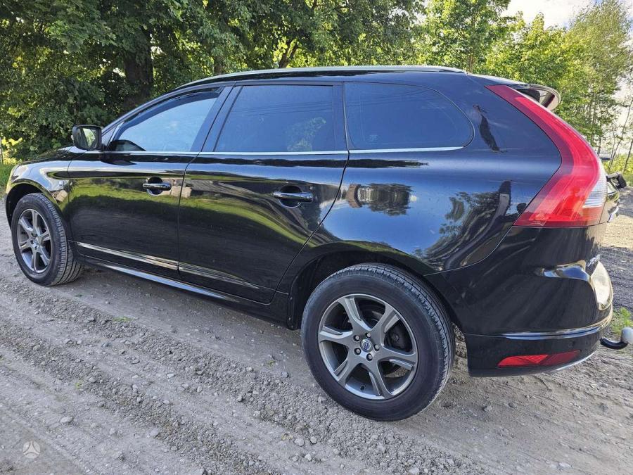 Melns Volvo XC60 2015 Kauņa, ar dzinēja tilpumu 1.97 L un nobraukumu 238 tūkst. km par 9950 €, foto 7 vietnē AUTOMOTO.COM.LV