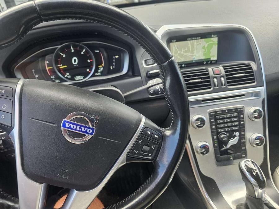 Melns Volvo XC60 2015 Kauņa, ar dzinēja tilpumu 1.97 L un nobraukumu 238 tūkst. km par 9950 €, foto 27 vietnē AUTOMOTO.COM.LV