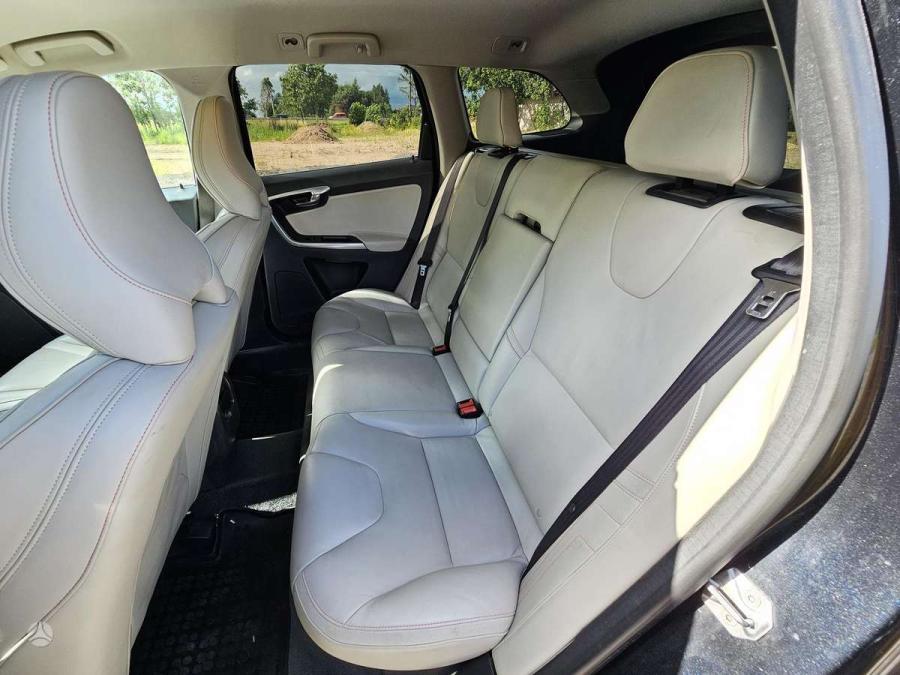 Melns Volvo XC60 2015 Kauņa, ar dzinēja tilpumu 1.97 L un nobraukumu 238 tūkst. km par 9950 €, foto 32 vietnē AUTOMOTO.COM.LV