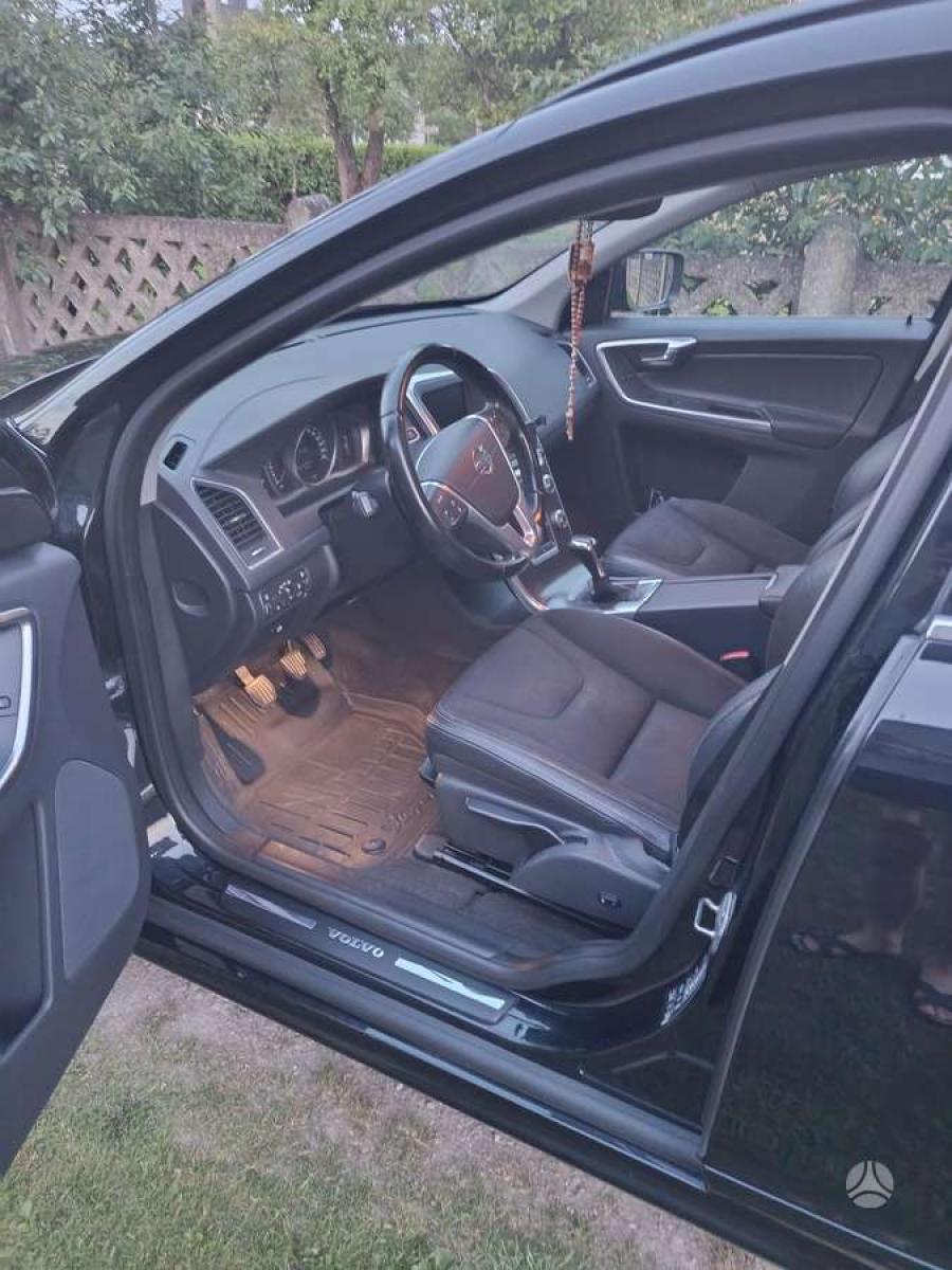 Melns Volvo XC60 2015 Naujoji Akmenė, ar dzinēja tilpumu 2.00 L un nobraukumu 307 tūkst. km par 8400 €, foto 8 vietnē AUTOMOTO.COM.LV