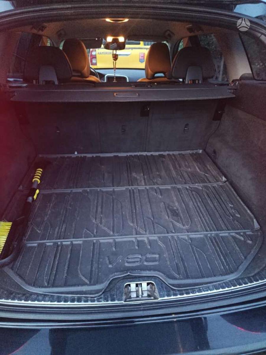Melns Volvo XC60 2015 Naujoji Akmenė, ar dzinēja tilpumu 2.00 L un nobraukumu 307 tūkst. km par 8400 €, foto 10 vietnē AUTOMOTO.COM.LV