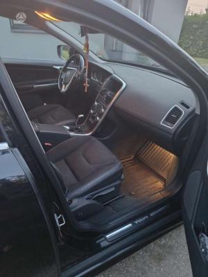 Melns Volvo XC60 2015 Naujoji Akmenė, ar dzinēja tilpumu 2.00 L un nobraukumu 307 tūkst. km par 8400 €, foto 14 vietnē AUTOMOTO.COM.LV