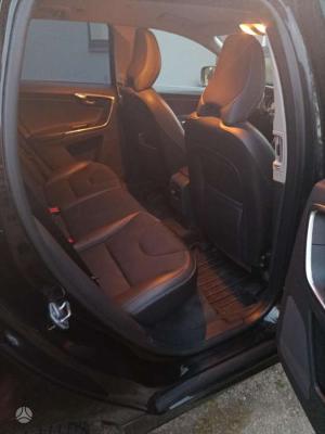Melns Volvo XC60 2015 Naujoji Akmenė, ar dzinēja tilpumu 2.00 L un nobraukumu 307 tūkst. km par 8400 €, foto 15 vietnē AUTOMOTO.COM.LV
