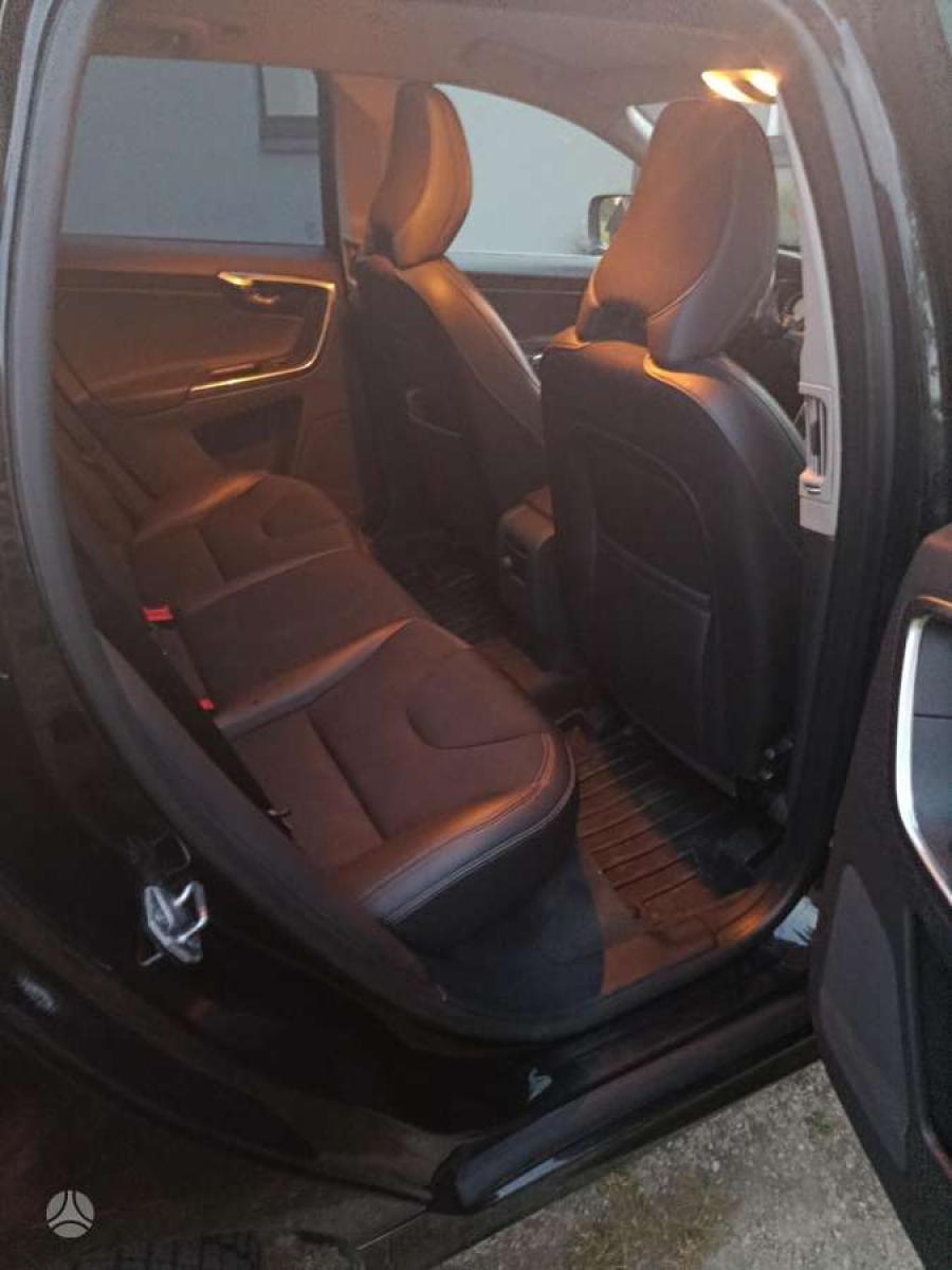 Melns Volvo XC60 2015 Naujoji Akmenė, ar dzinēja tilpumu 2.00 L un nobraukumu 307 tūkst. km par 8400 €, foto 15 vietnē AUTOMOTO.COM.LV