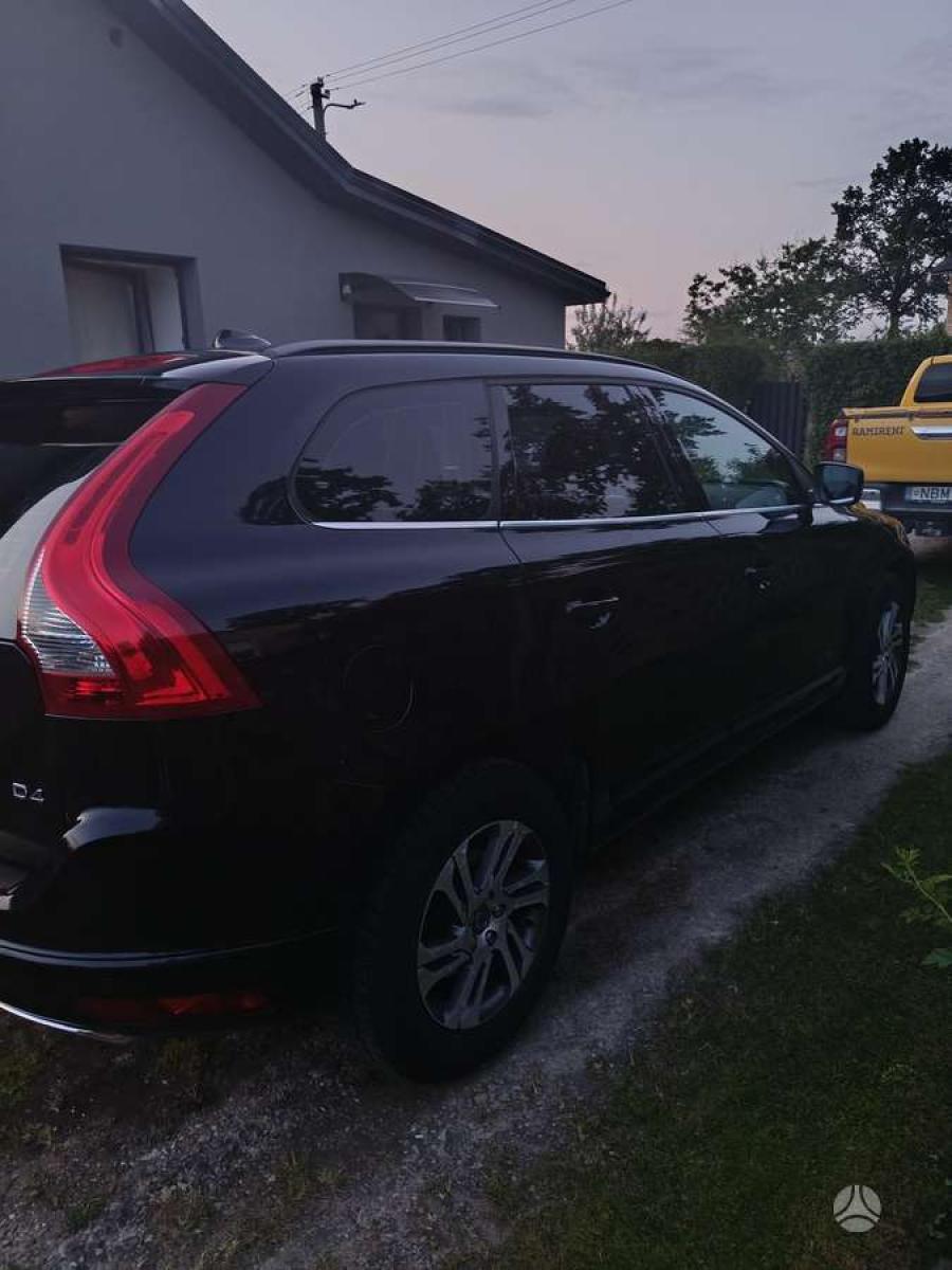 Melns Volvo XC60 2015 Naujoji Akmenė, ar dzinēja tilpumu 2.00 L un nobraukumu 307 tūkst. km par 8400 €, foto 18 vietnē AUTOMOTO.COM.LV