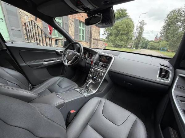 Melns Volvo XC60 2015 Rēzekne, ar dzinēja tilpumu 2.40 L un nobraukumu 247 tūkst. km par 14490 €, foto 7 vietnē AUTOMOTO.COM.LV