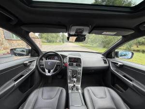 Melns Volvo XC60 2015 Rēzekne, ar dzinēja tilpumu 2.40 L un nobraukumu 247 tūkst. km par 14490 €, foto 10 vietnē AUTOMOTO.COM.LV