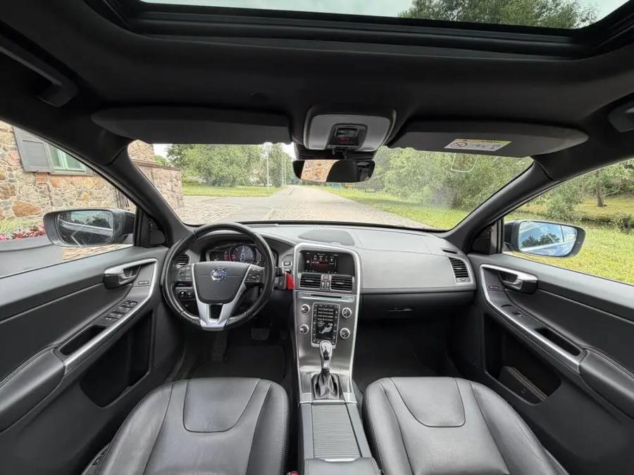 Melns Volvo XC60 2015 Rēzekne, ar dzinēja tilpumu 2.40 L un nobraukumu 247 tūkst. km par 14490 €, foto 10 vietnē AUTOMOTO.COM.LV