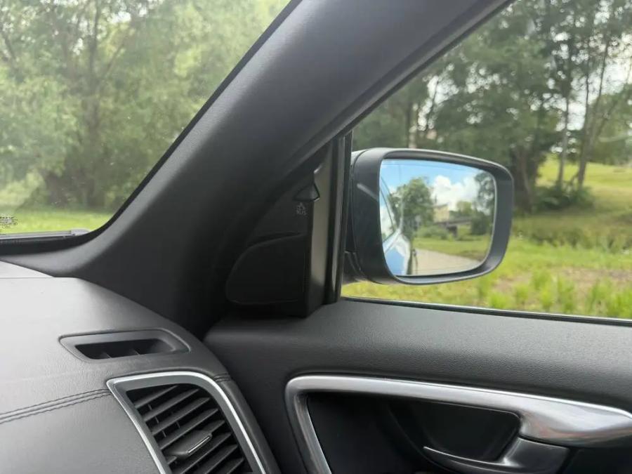 Melns Volvo XC60 2015 Rēzekne, ar dzinēja tilpumu 2.40 L un nobraukumu 247 tūkst. km par 14490 €, foto 18 vietnē AUTOMOTO.COM.LV