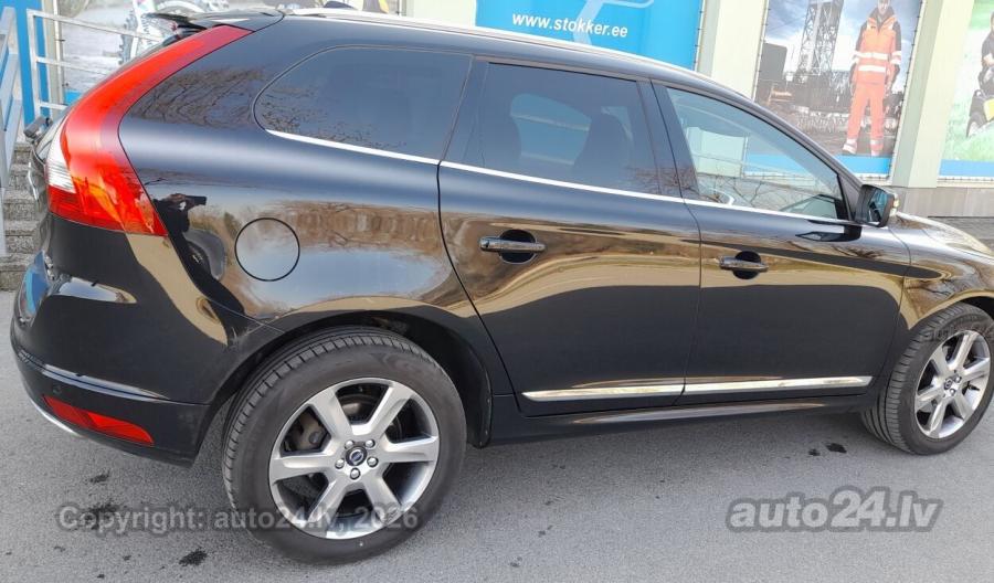 Melns Volvo XC60 2015 Tallina, ar dzinēja tilpumu 2.40 L un nobraukumu 296 tūkst. km par 11999 €, foto 5 vietnē AUTOMOTO.COM.LV
