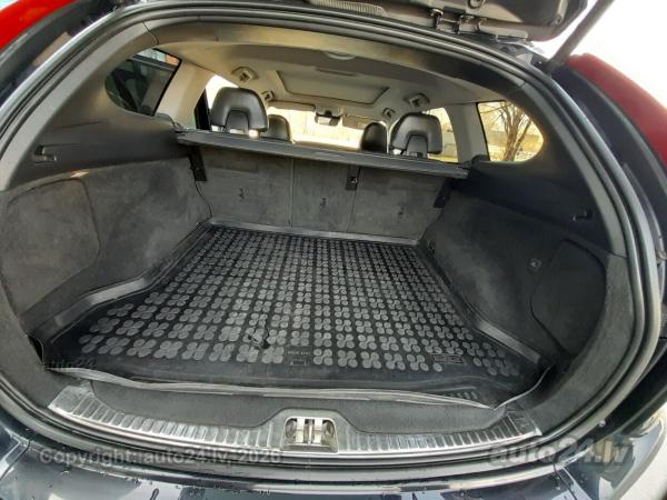 Melns Volvo XC60 2015 Tallina, ar dzinēja tilpumu 2.40 L un nobraukumu 296 tūkst. km par 11999 €, foto 6 vietnē AUTOMOTO.COM.LV