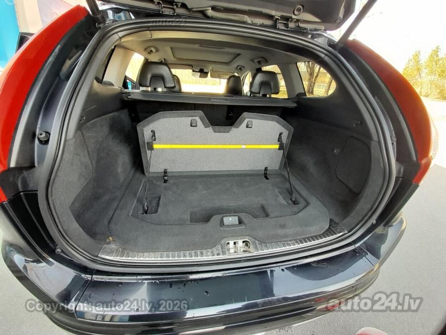 Melns Volvo XC60 2015 Tallina, ar dzinēja tilpumu 2.40 L un nobraukumu 296 tūkst. km par 11999 €, foto 8 vietnē AUTOMOTO.COM.LV