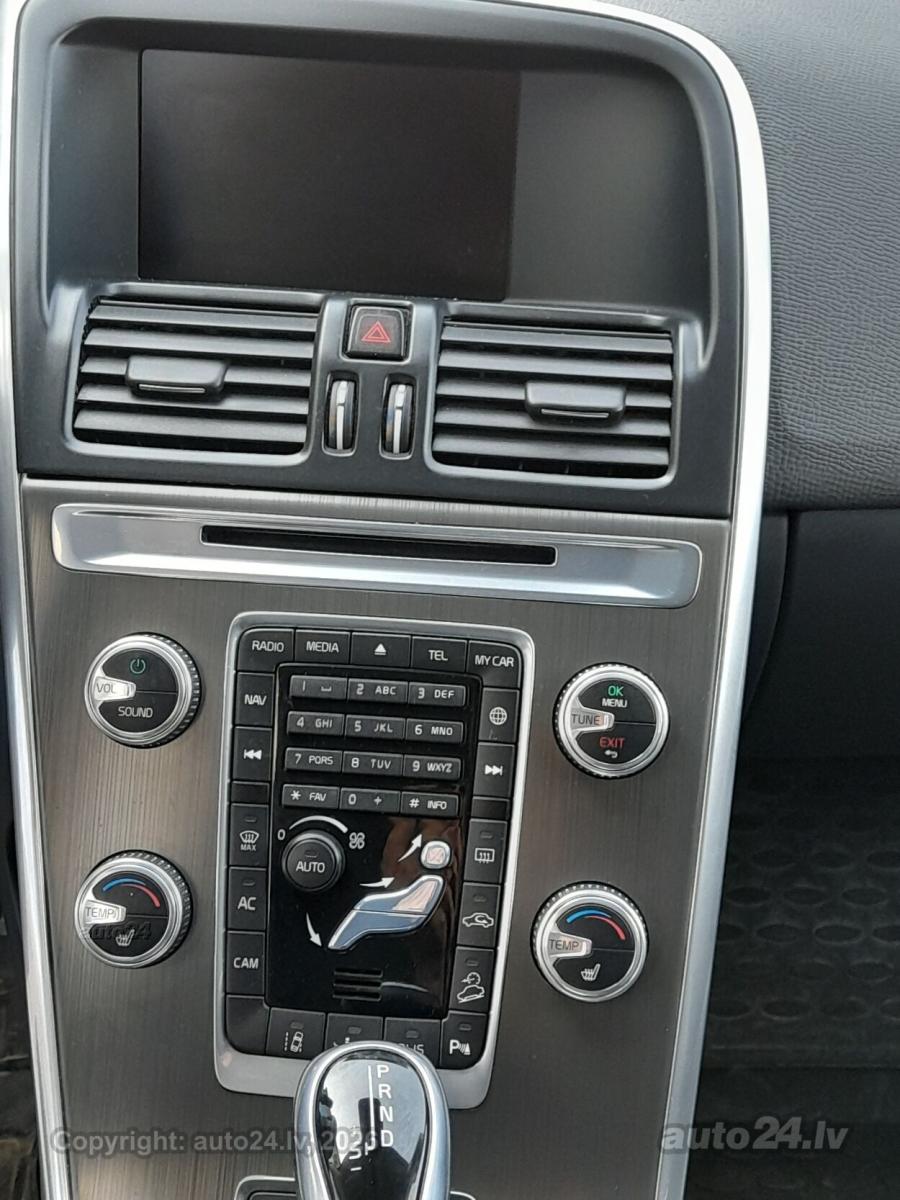 Melns Volvo XC60 2015 Tallina, ar dzinēja tilpumu 2.40 L un nobraukumu 296 tūkst. km par 11999 €, foto 11 vietnē AUTOMOTO.COM.LV