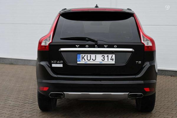 Black Volvo XC60 2015 in Kretinga, with an engine capacity of 1.97 L and mileage of 233 thousand km for 11650 €, photo 8 on AUTOMOTO.COM.LV