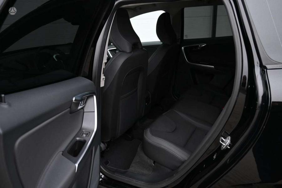 Melns Volvo XC60 2015 Kretinga, ar dzinēja tilpumu 1.97 L un nobraukumu 233 tūkst. km par 11650 €, foto 25 vietnē AUTOMOTO.COM.LV