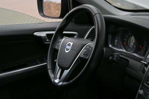 Melns Volvo XC60 2015 Kretinga, ar dzinēja tilpumu 1.97 L un nobraukumu 233 tūkst. km par 11650 €, foto 27 vietnē AUTOMOTO.COM.LV