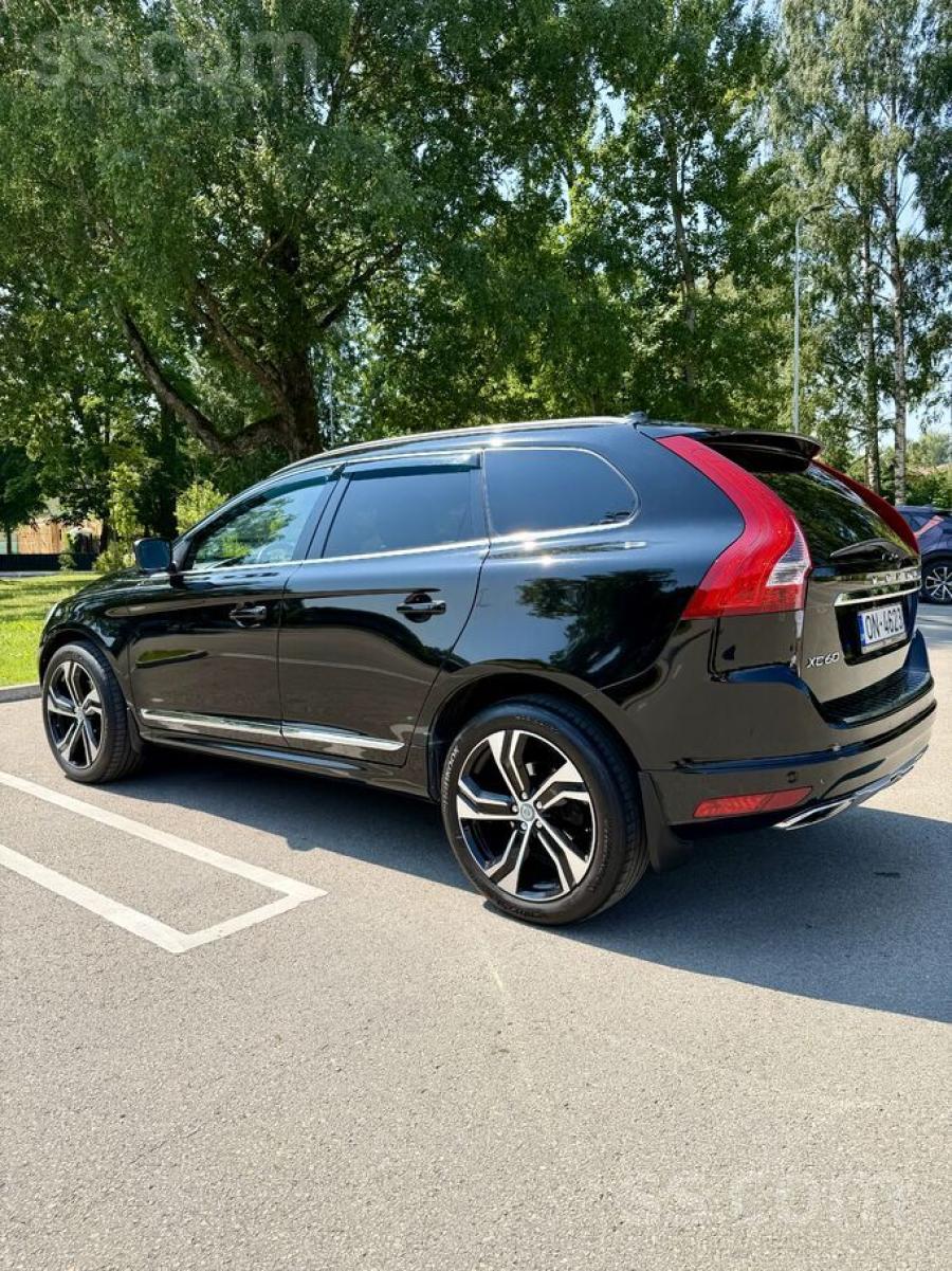 Black Volvo XC60 2015 in Riga, with an engine capacity of 2.40 L and mileage of 243 thousand km for 14100 €, photo 3 on AUTOMOTO.COM.LV