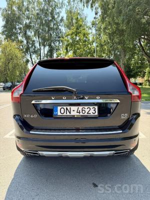 Black Volvo XC60 2015 in Riga, with an engine capacity of 2.40 L and mileage of 243 thousand km for 14100 €, photo 7 on AUTOMOTO.COM.LV
