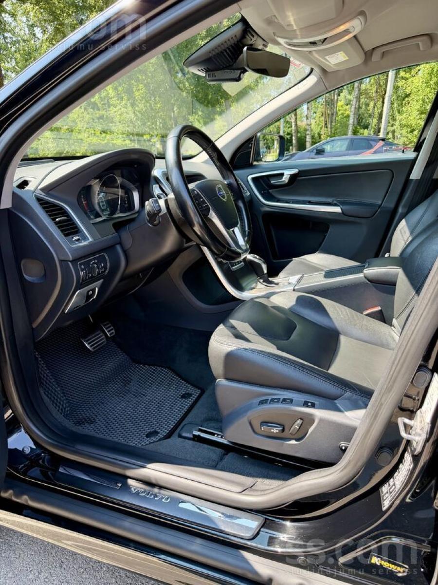 Black Volvo XC60 2015 in Riga, with an engine capacity of 2.40 L and mileage of 243 thousand km for 14100 €, photo 9 on AUTOMOTO.COM.LV