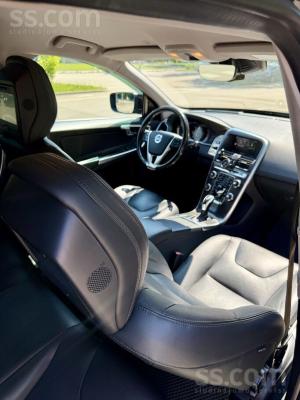 Black Volvo XC60 2015 in Riga, with an engine capacity of 2.40 L and mileage of 243 thousand km for 14100 €, photo 16 on AUTOMOTO.COM.LV