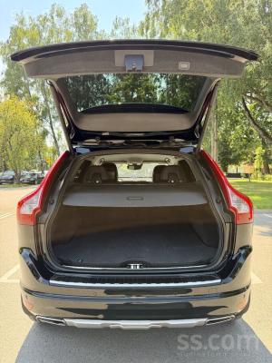 Black Volvo XC60 2015 in Riga, with an engine capacity of 2.40 L and mileage of 243 thousand km for 14100 €, photo 18 on AUTOMOTO.COM.LV