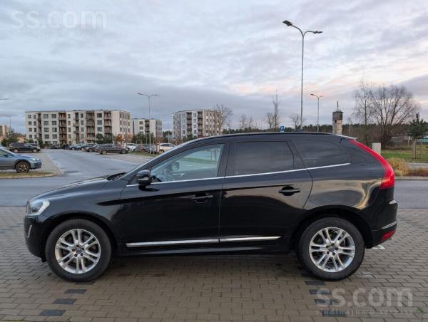Melns Volvo XC60 2015 Rīga, ar dzinēja tilpumu 2.00 L un nobraukumu 256 tūkst. km par 9450 €, foto 2 vietnē AUTOMOTO.COM.LV