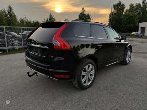 Black Volvo XC60 2015 in Pakruojis, with an engine capacity of 1.97 L and mileage of 301 thousand km for 8300 €, photo 5 on AUTOMOTO.COM.LV