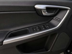 Black Volvo XC60 2015 in Pakruojis, with an engine capacity of 1.97 L and mileage of 301 thousand km for 8300 €, photo 10 on AUTOMOTO.COM.LV