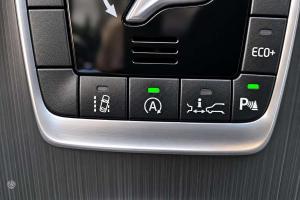 Black Volvo XC60 2015 in Pakruojis, with an engine capacity of 1.97 L and mileage of 301 thousand km for 8300 €, photo 12 on AUTOMOTO.COM.LV